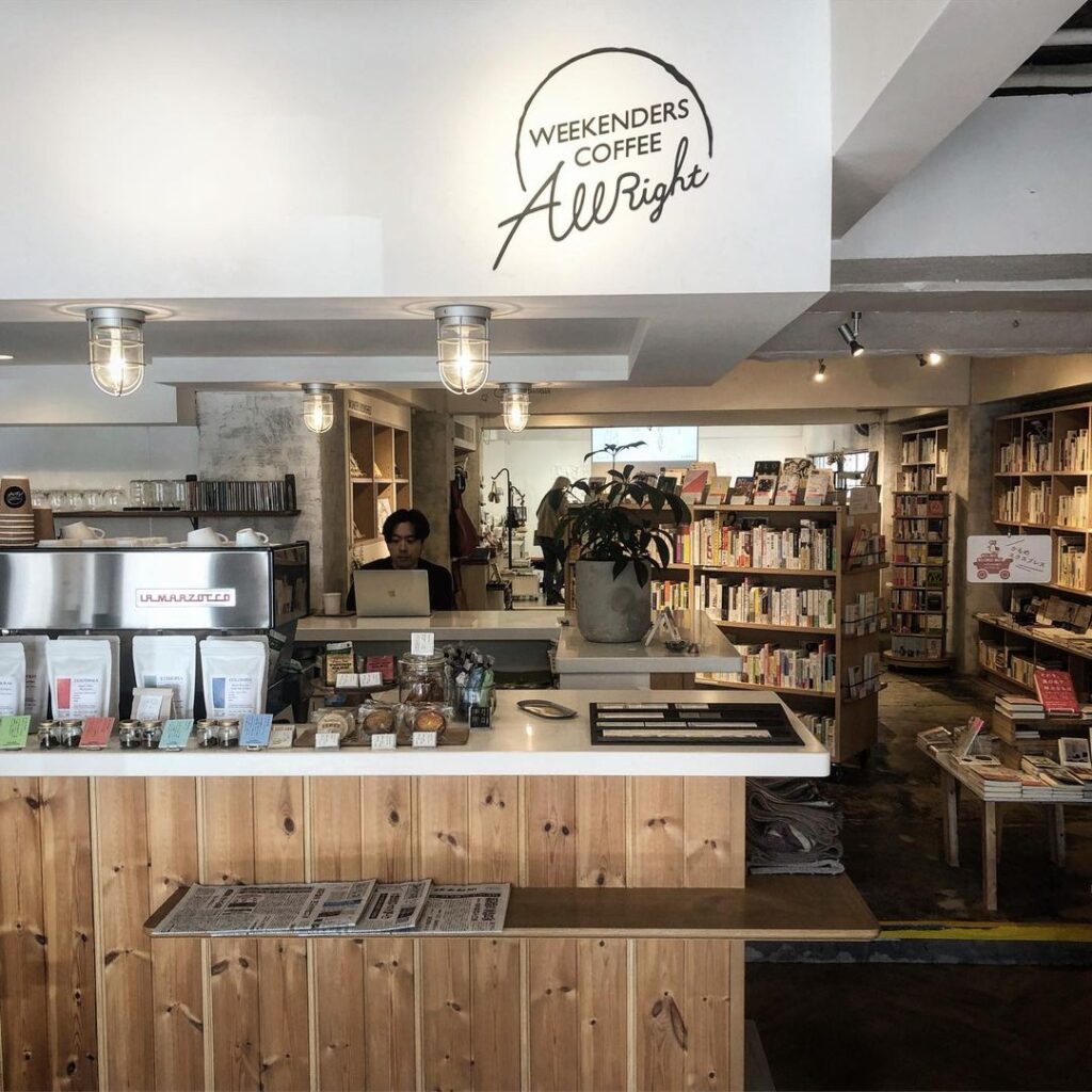 神楽坂にカフェ、書店、ギャラリーの要素を兼ね備えた店を構える「WEEKENDERS COFFEE All Right」 - #casa