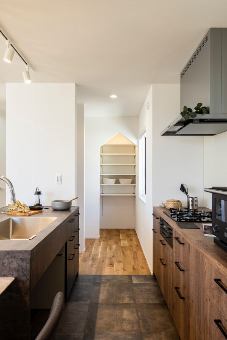 2階に設けたLDKで特別な家族時間を過ごす「夫婦の趣味を愉しめる家」 - #casa