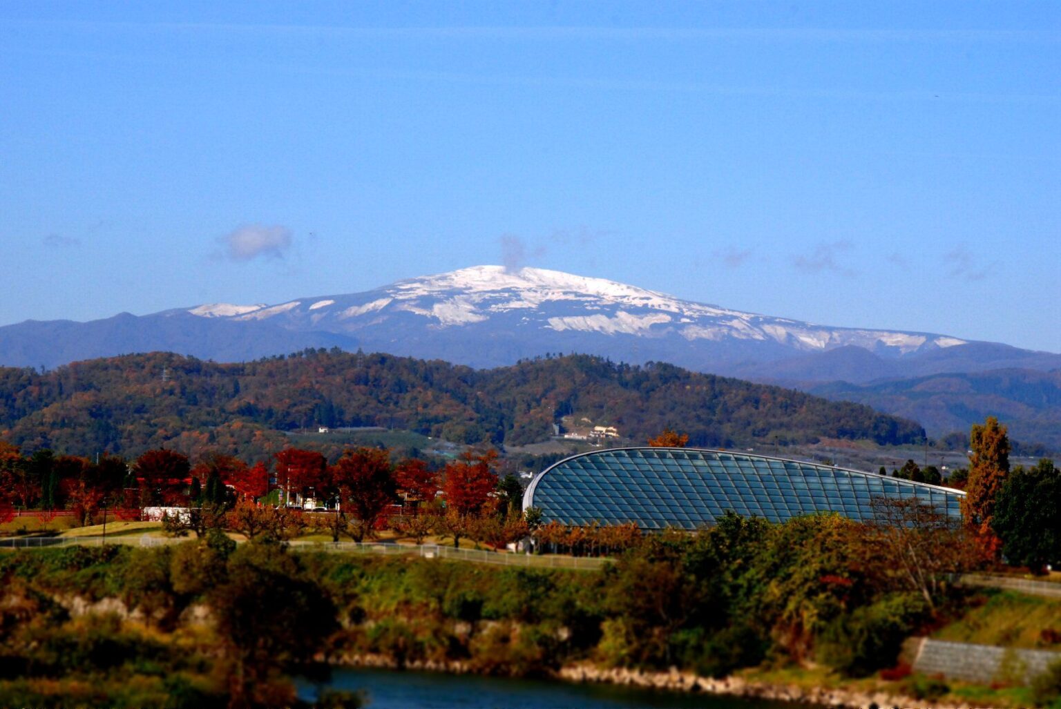 山形県にある日本を代表する有名建築家の作品8選！坂茂のスイデンテラスや隈研吾の藤屋旅館まで - #casa