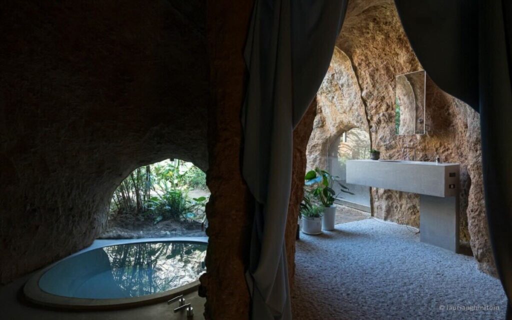 建築家・石上純也が設計した洞窟のような建築「house & restaurant maison owl（メゾンアウル）」での宿泊体験！ - #casa