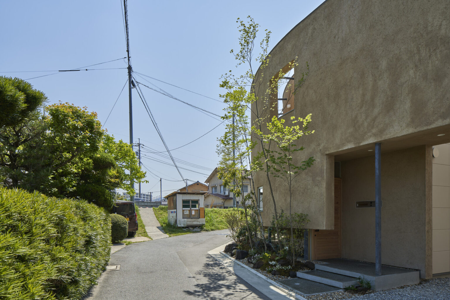 建築家・前田圭介による扇型の敷地が生む内と外の新たな関係性「PeacoQ」 - #casa